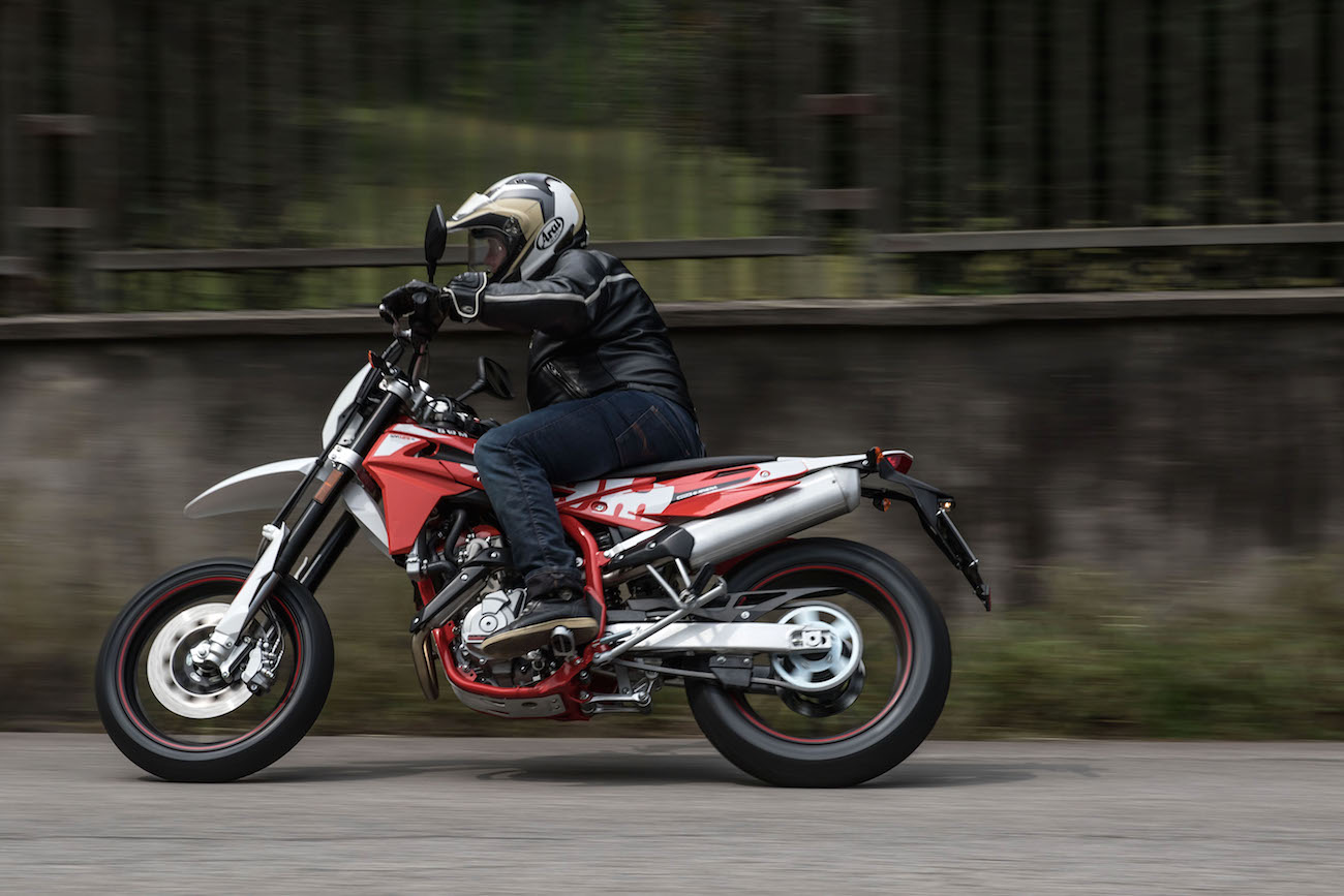 SWM_SM125R_ZAMP_small3 - Actu Moto