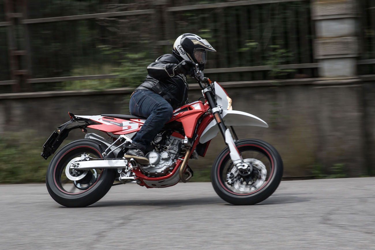 SWM_SM125R_ZAMP_small7 - Actu Moto