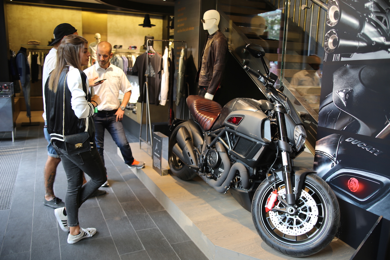 Le Ducati Diavel by Diesel présenté à Zürich - Actu Moto