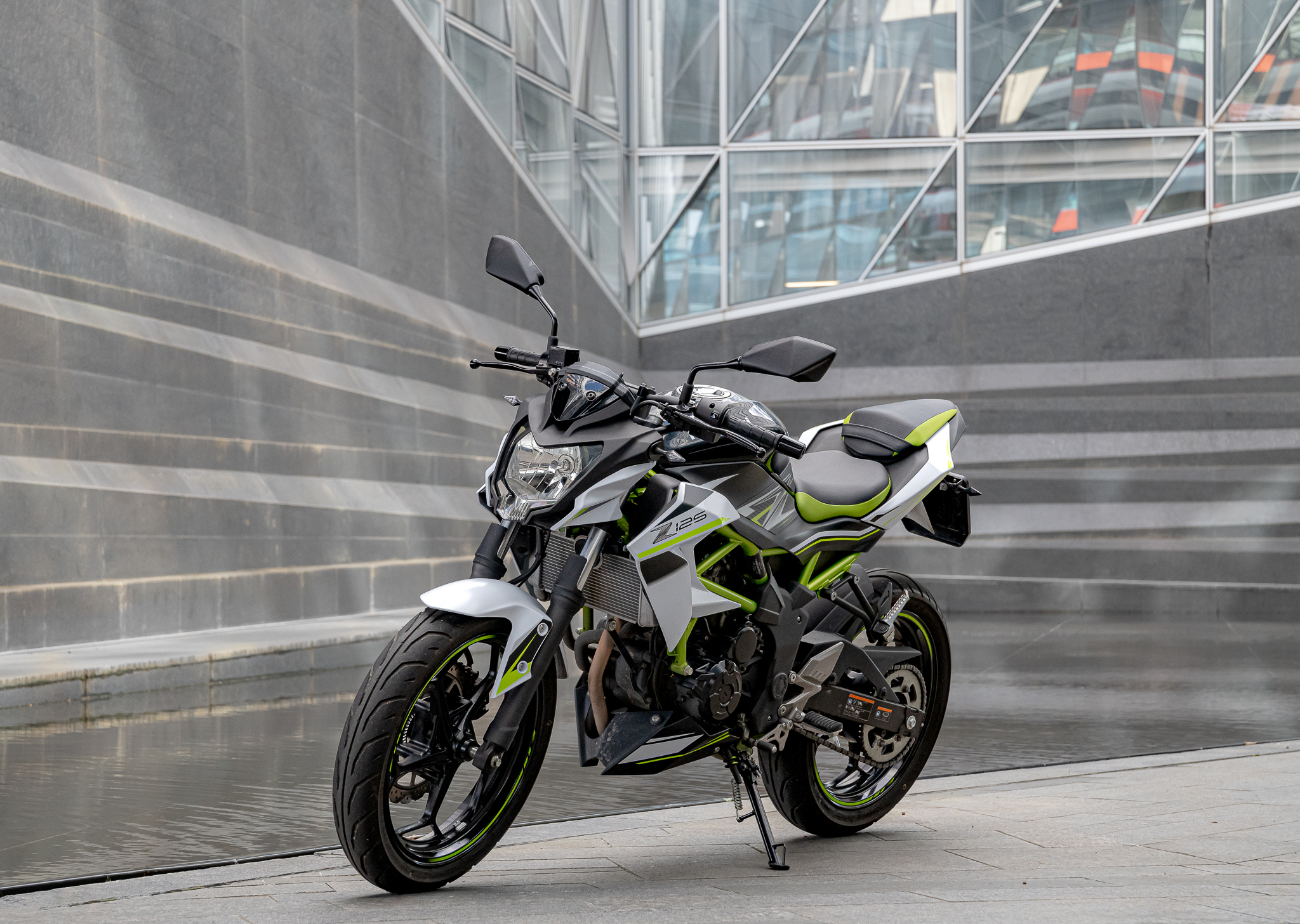 Essai – la petite Kawasaki Z 125 en ville, en campagne et même sur l ...