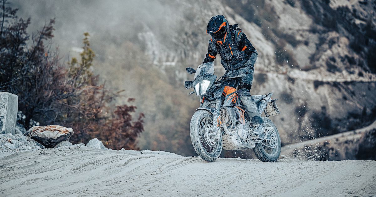 Nouveau – KTM dote sa 390 Adventure de jantes à rayons - Actu Moto