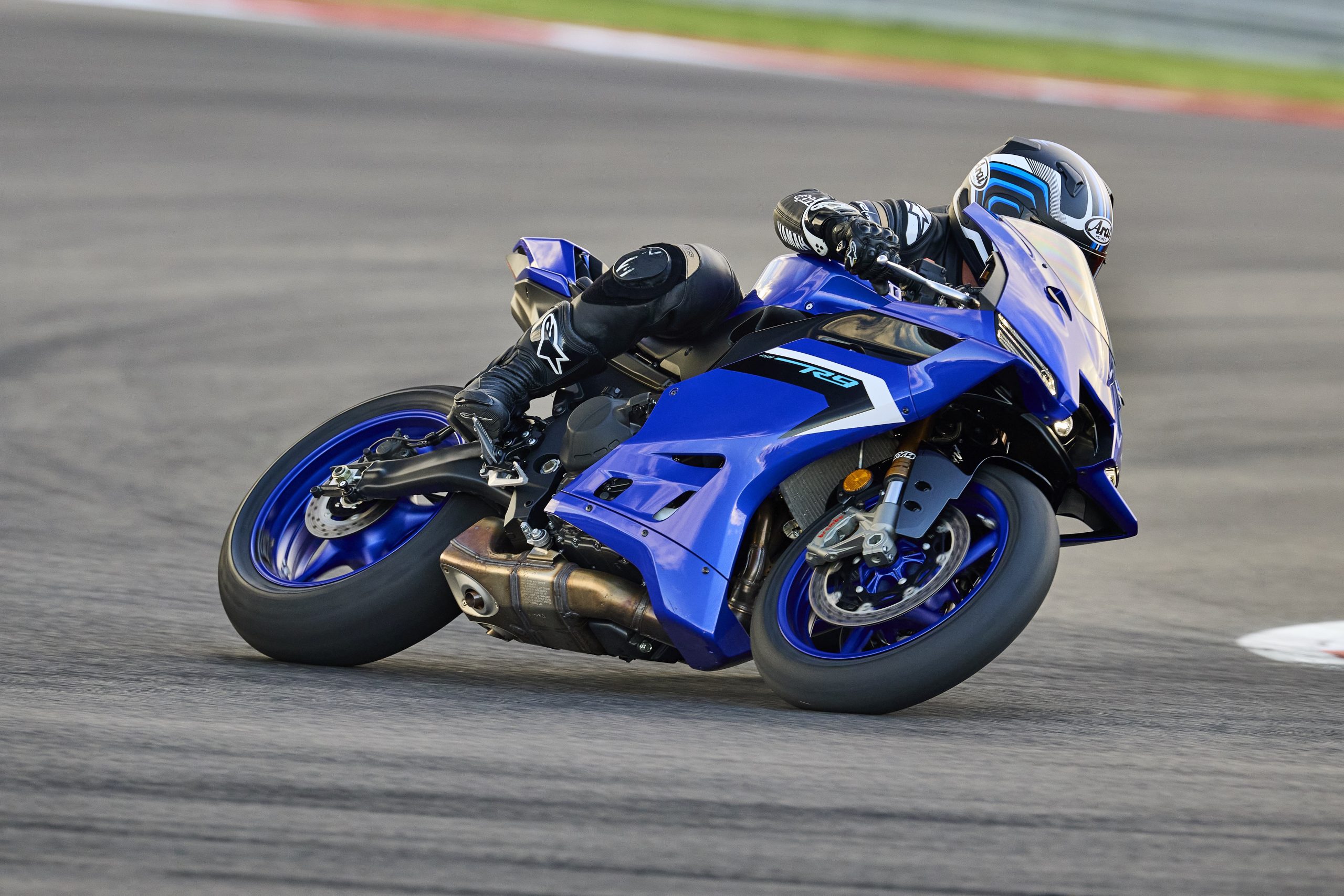 Nouveau – Yamaha fait entrer la R9, sa «remplaçante» pour la piste et ...