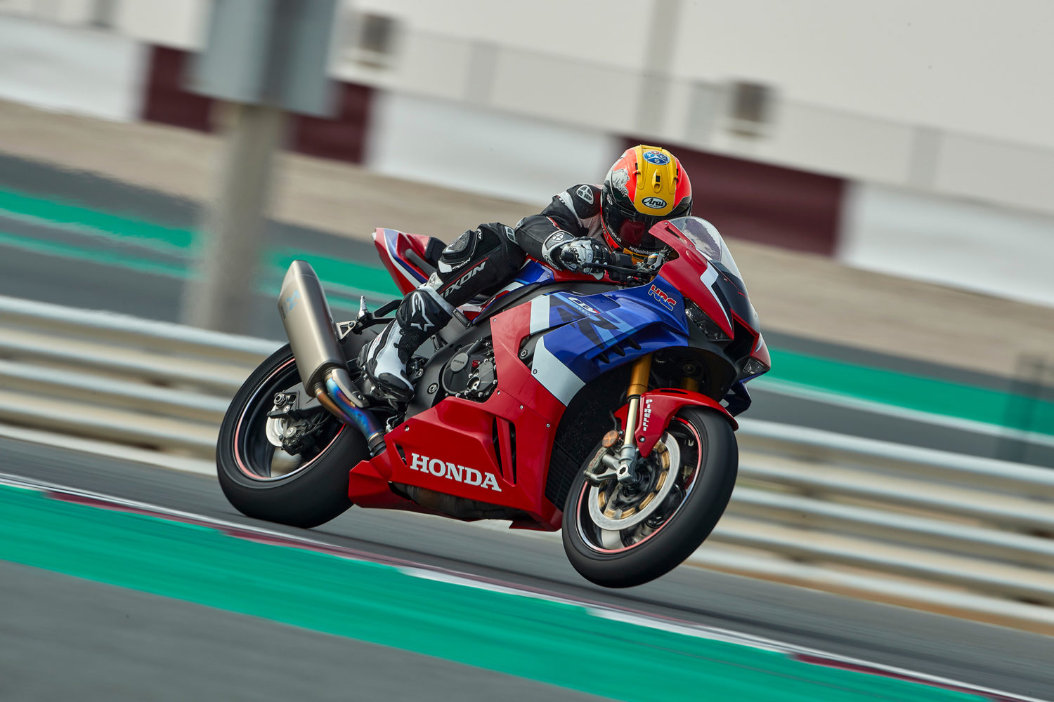 La nouvelle Honda Fireblade "triple R" est faite pour la piste - Actu Moto