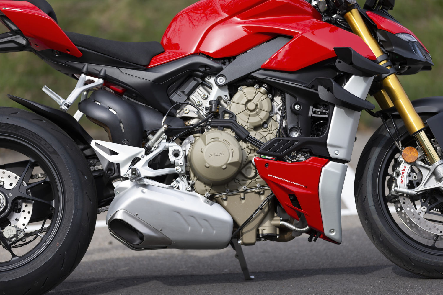 Le Streetfighter V4 S, du plaisir dans toutes les positions - Actu Moto