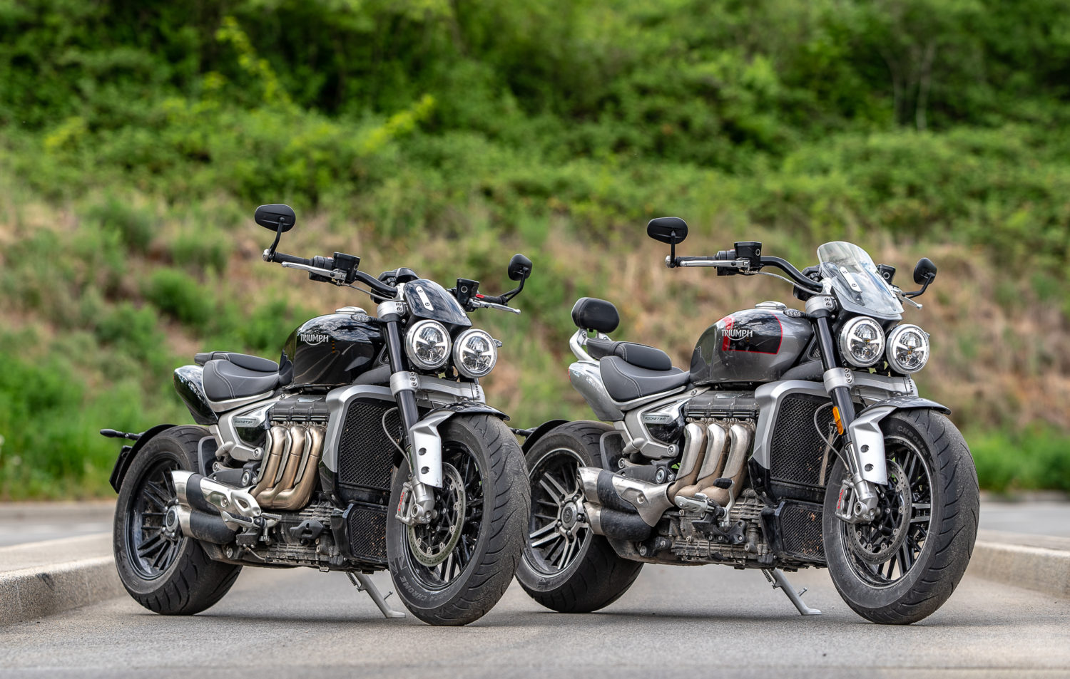 Comparatif Triumph Rocket 3 "R" vs "GT" – Des motos d’homme - Actu Moto