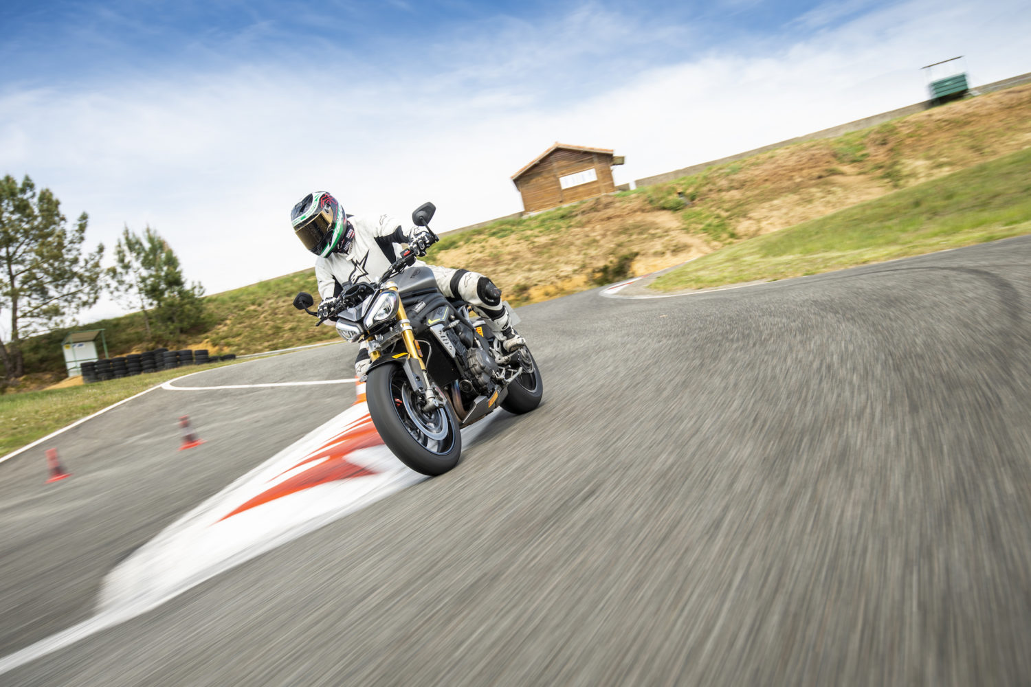 Triumph_Speed_Triple_1200_RS_Pau_Track_small107 - Actu Moto