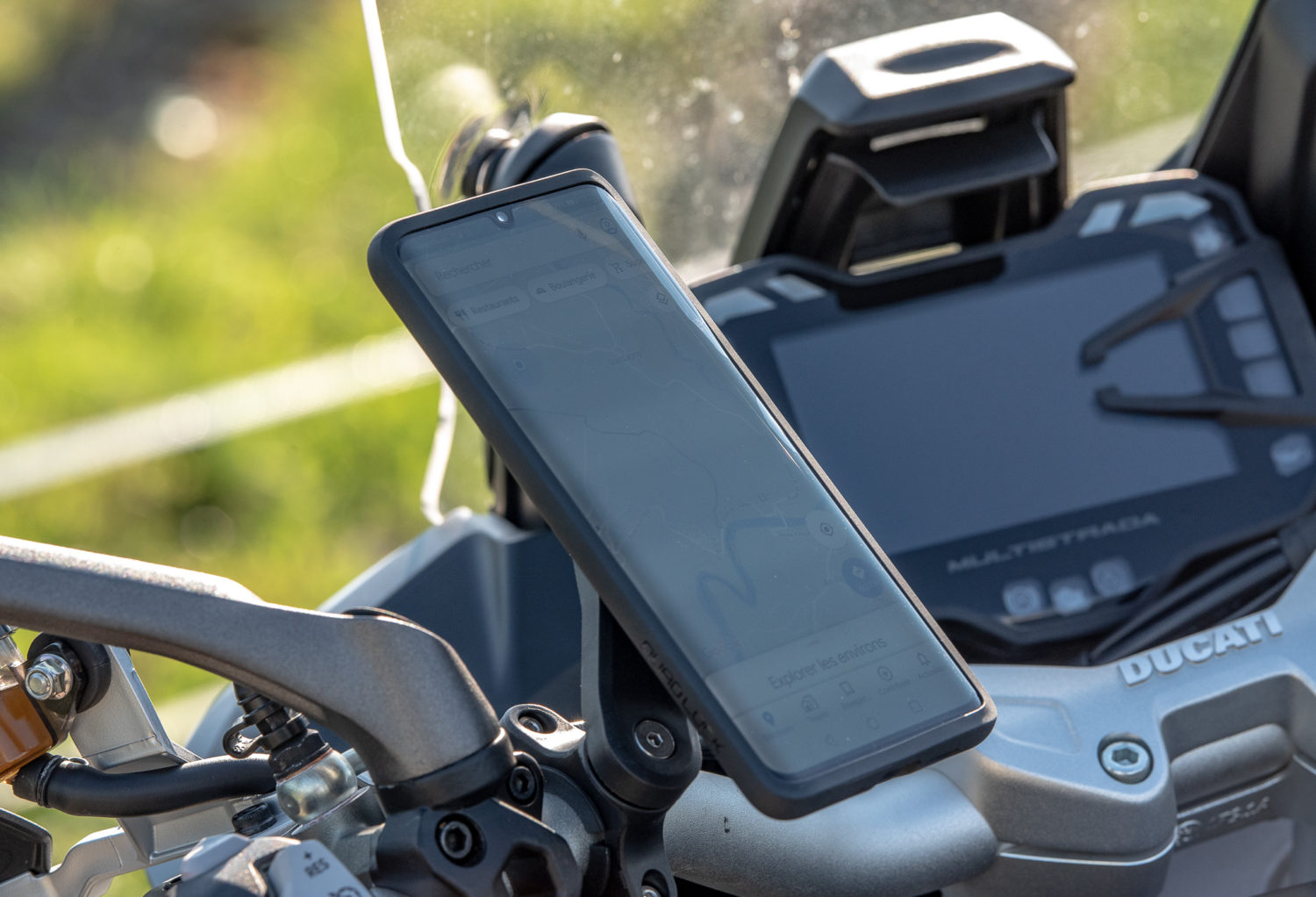 Test du système Quad Lock – et si le meilleur GPS moto était votre ...