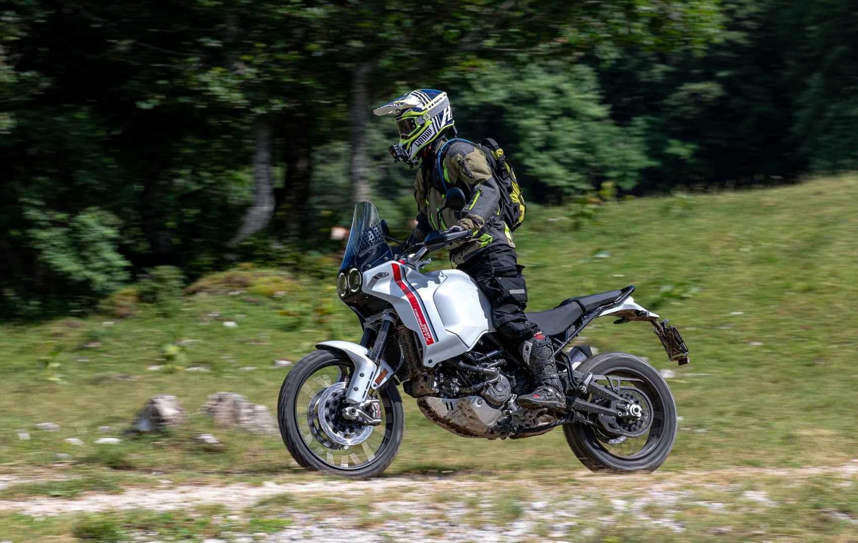 Comparatif ActuMoto.ch Triumph Tiger 900 Rally Pro Husqvarna Norden 901 ...