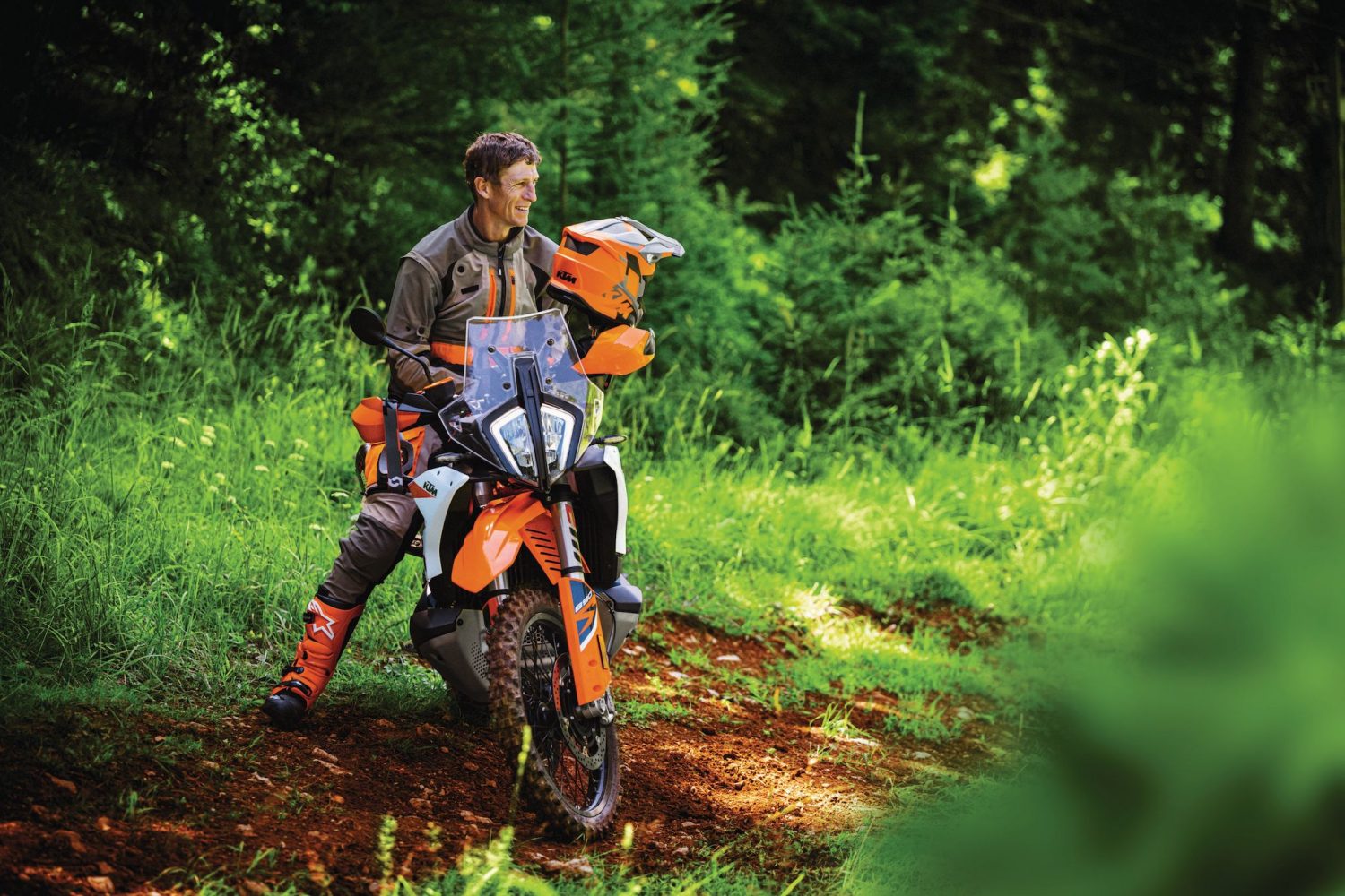 KTM_2023_890_Adventure_R_469508_Chris_Birch_Static_actumoto - Actu Moto