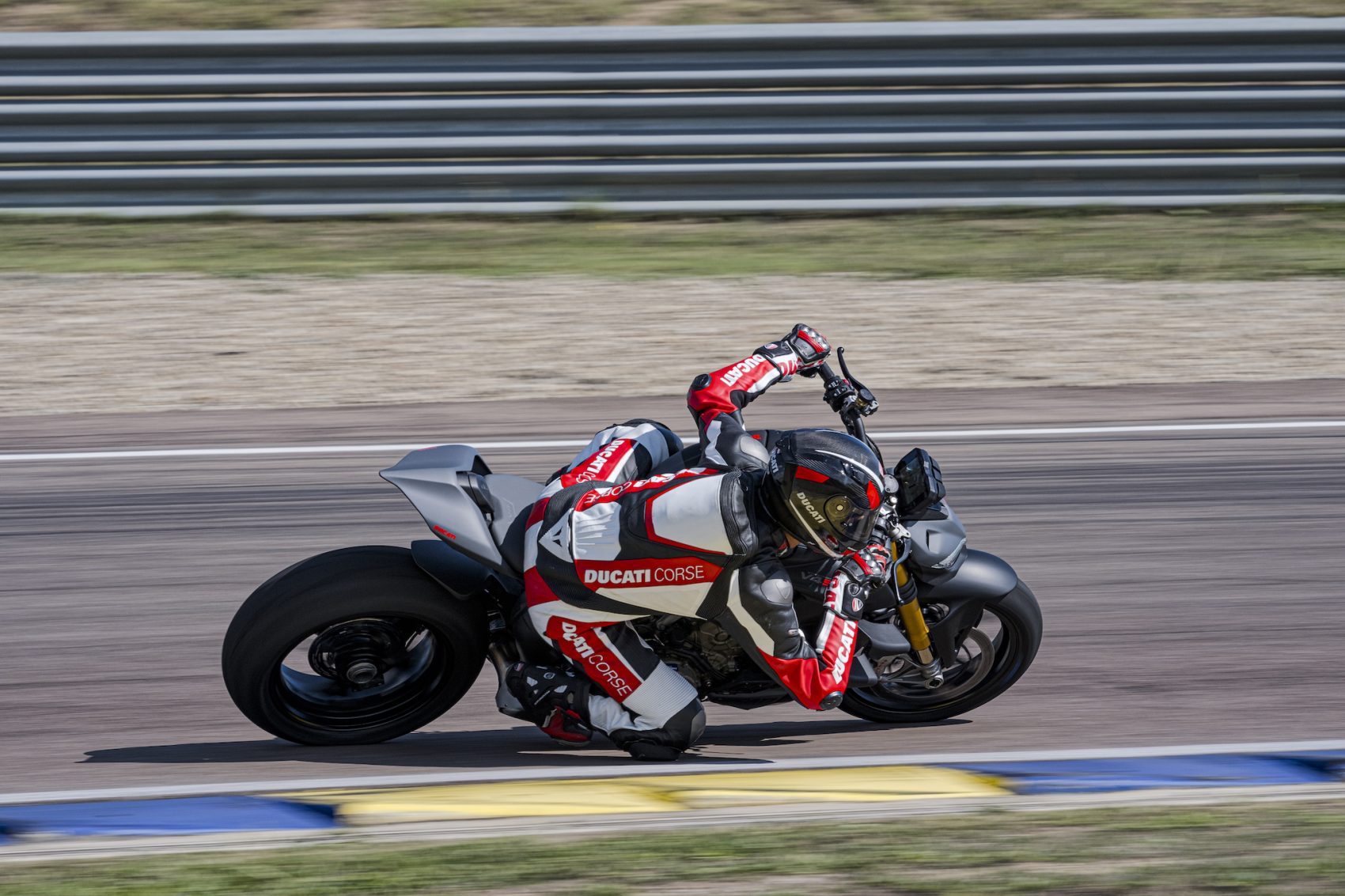 Ducati_Streetfighter_V4S_2023_UC445261_actumoto - Actu Moto