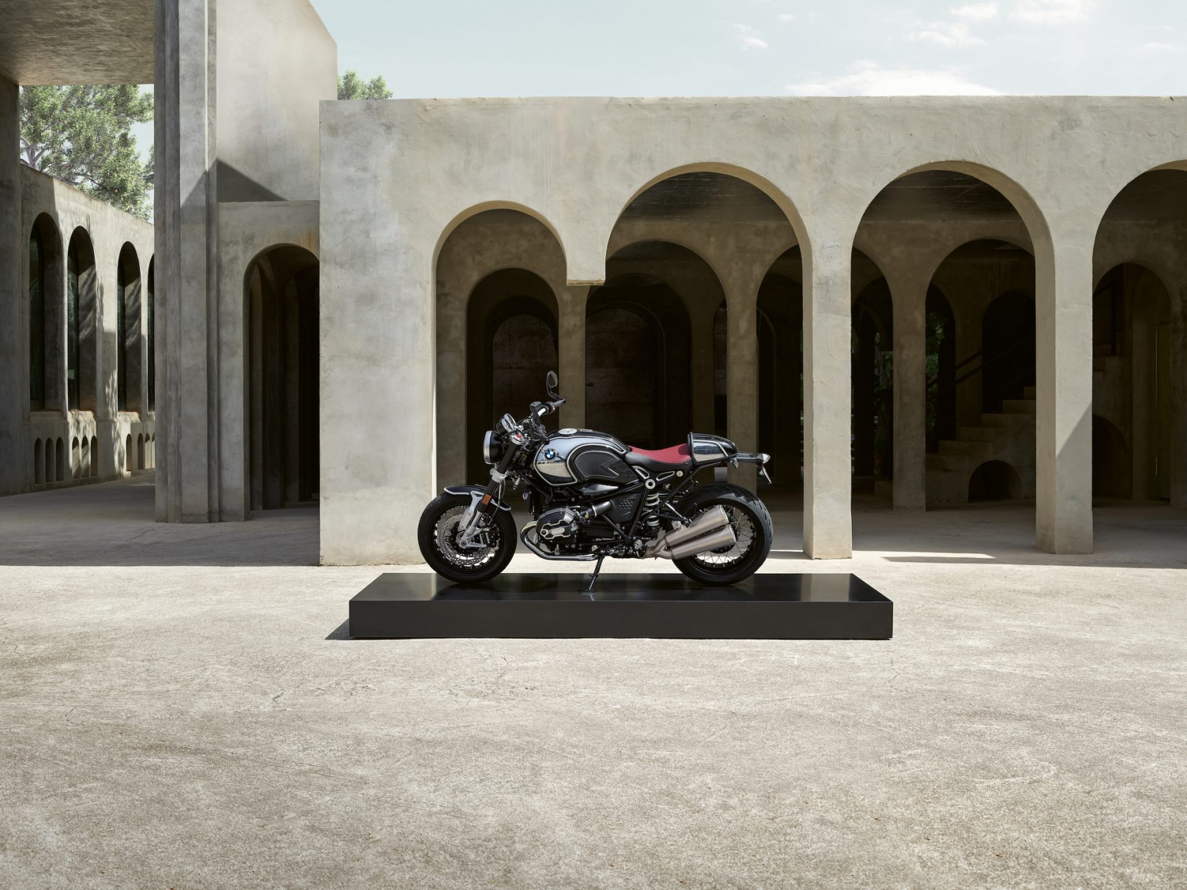 Des éditions spéciales 100 Years des BMW R NineT et R18 - Actu Moto
