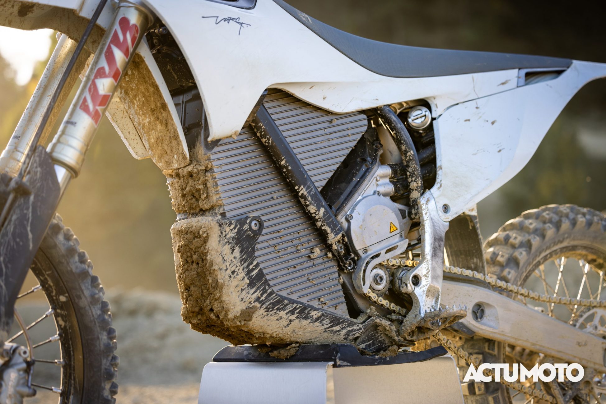 Essai – Une journée en piste avec la Stark Varg électrique - Actu Moto