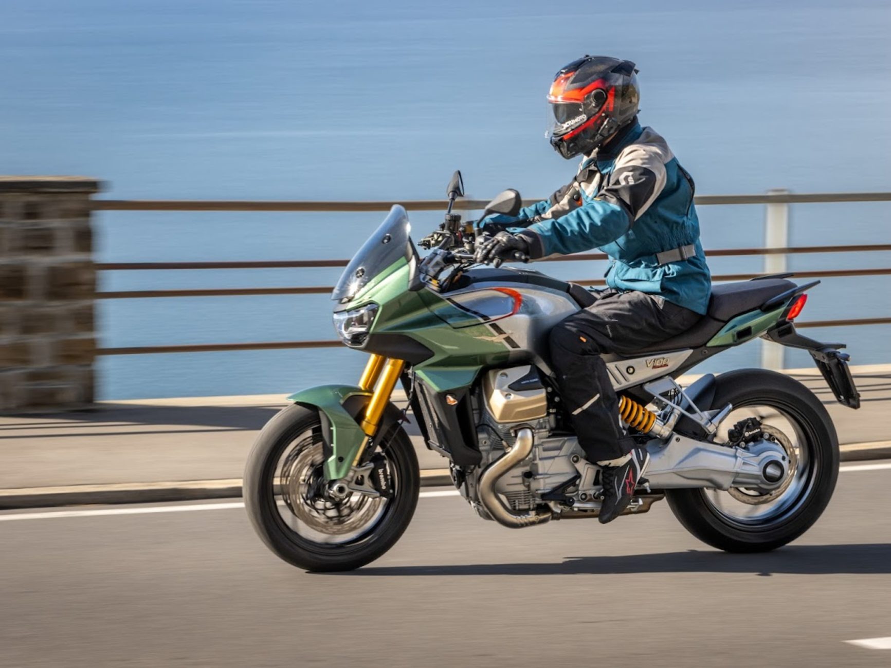 Essai – La nouvelle Moto Guzzi V100 Mandello S, une sport-GT originale ...