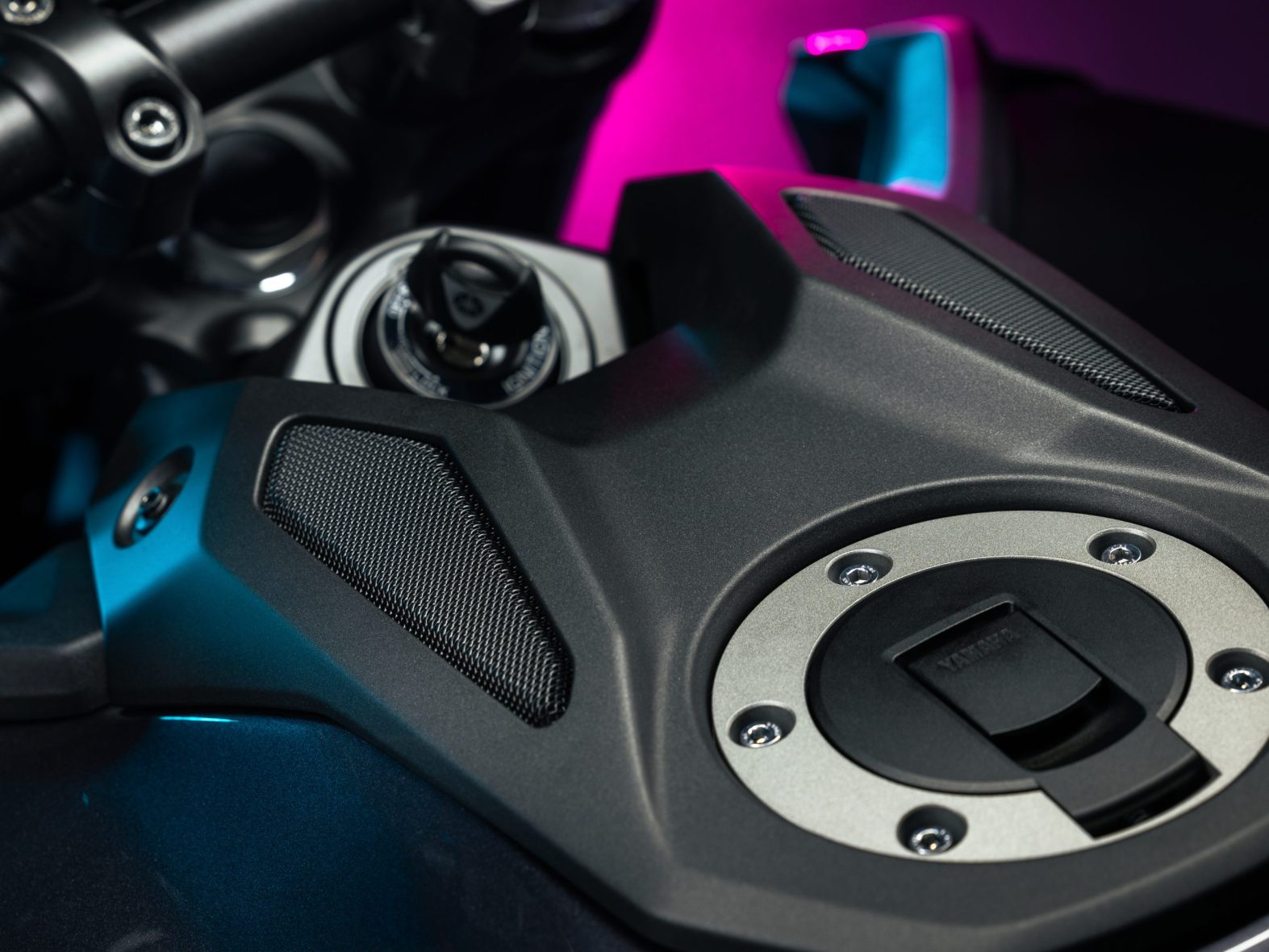 Essai - La MT-09 2024, le roadster emblématique de Yamaha, s’encanaille ...