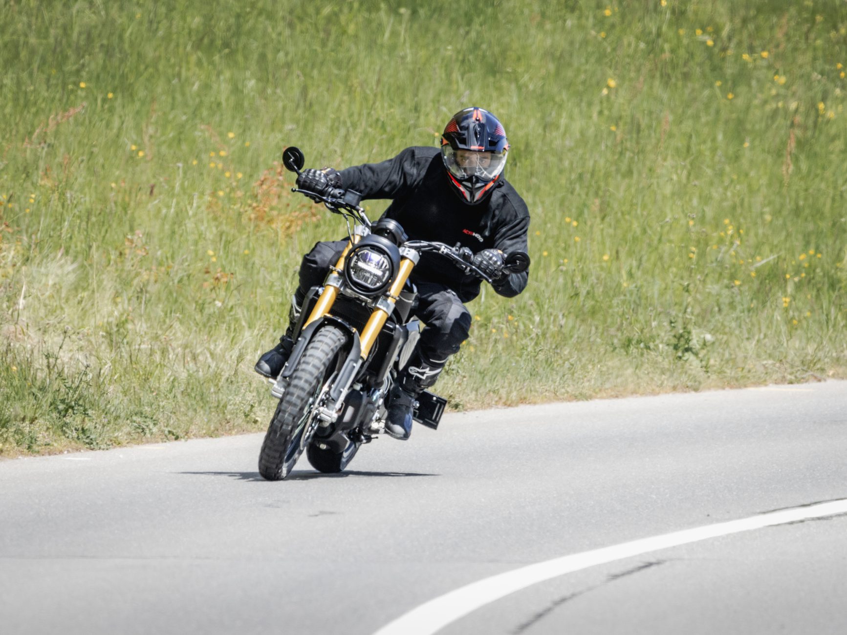 Essai Fantic - La nouvelle Caballero 700 s'impose sur le marché des ...