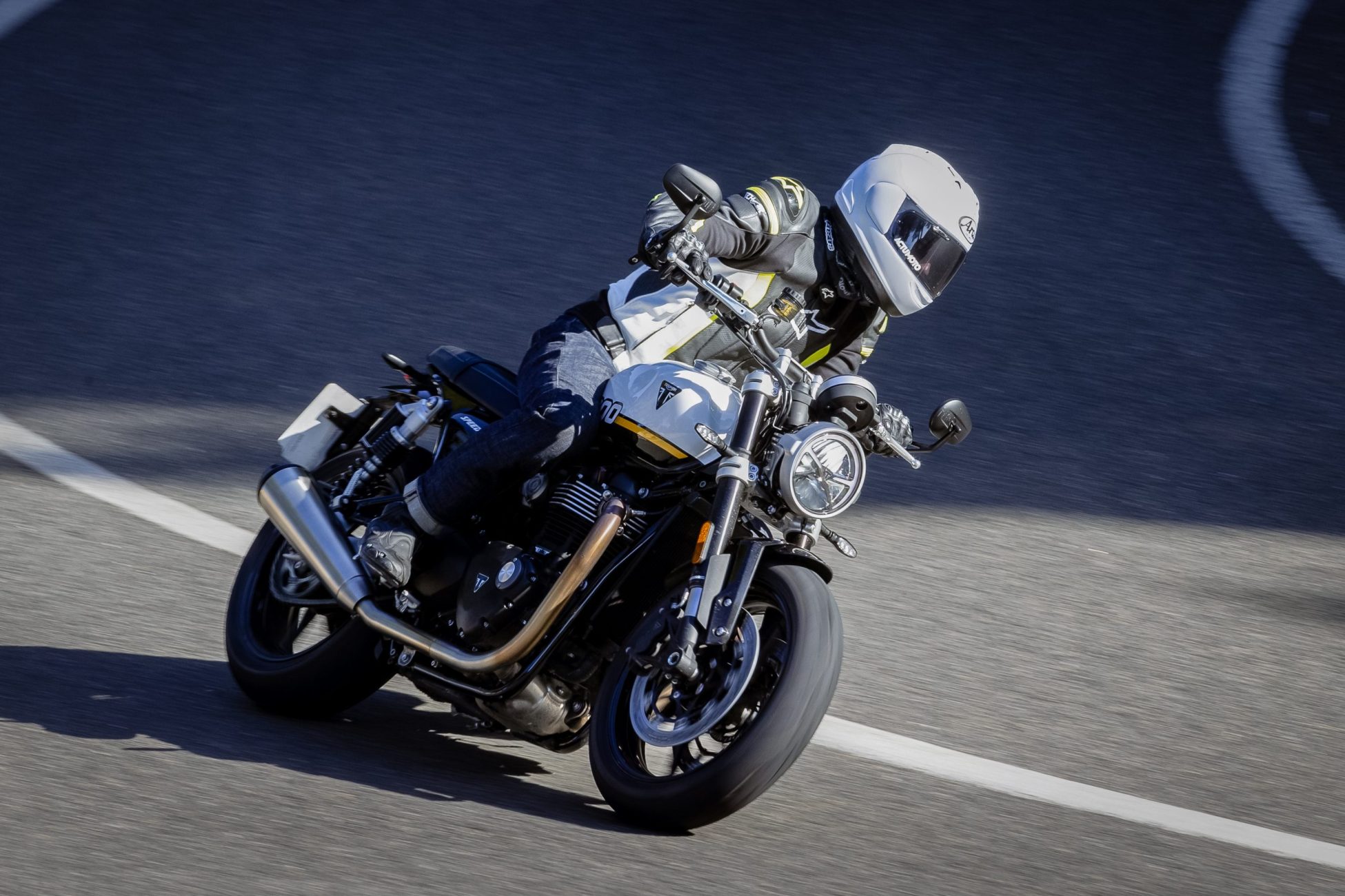 Essai Triumph Speed Twin 1200